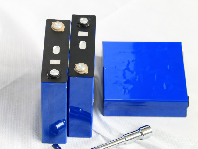 Aluminum Shell 3.2V 120AH LFP Battery Cells For Telecommunications Base